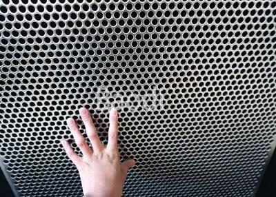 Cina 304l 316l ha perforato il foro di acciaio inossidabile Mesh Round 0.8mm in vendita