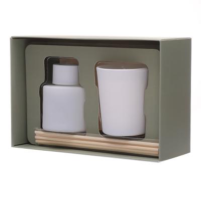 Cina 50ml Matte White Bottle Reed Diffuser ha messo con il cappuccio di legno ha sentito le candele in vendita