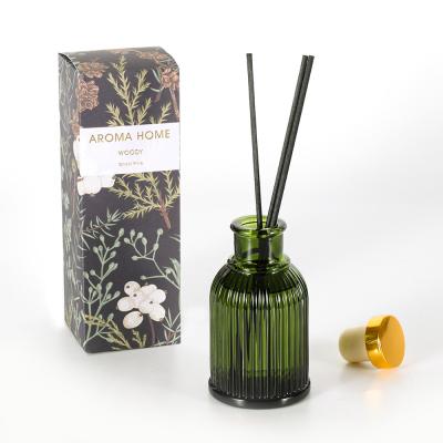 Cina Bottiglia di vetro Reed Diffuser Private Label 100ml di fragranza con il coperchio del metallo dell'oro in vendita