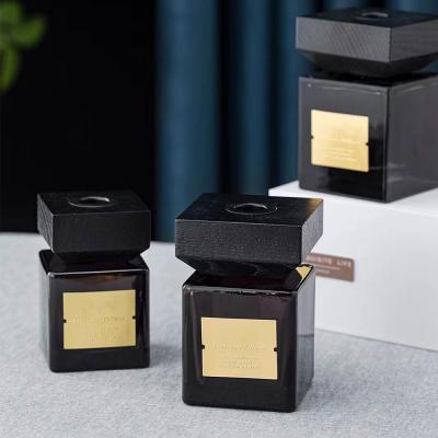 Cina Personalizzi l'aria che rinfresca il vetro domestico Reed Diffuser del nero del bastone dell'olio di fragranza della decorazione in vendita