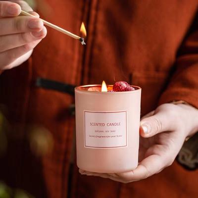 Cina L'etichetta privata secca di lusso del fiore di aromaterapia romantica di rosa della CASA dell'AROMA ha sentito le candele della cera della soia per la disposizione di eventi in vendita