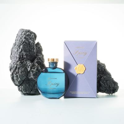 Cina Casa blu Reed Diffuser della nuova gamma della casa dell'aroma 100 ml con l'insieme di lusso del contenitore di regalo in vendita