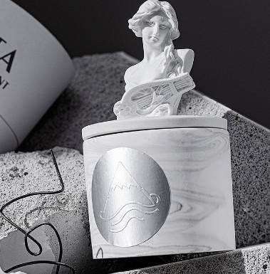 Cina Corpo della tazza del gesso di meditazione di versione del punto con il coperchio della tazza della resina riempito di cera in vendita