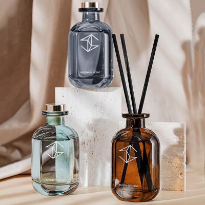 Cina Olio francese di Reed Diffuser With Natural Essential della bottiglia di vetro del contenitore di regalo del bastone del rattan del profumo in vendita