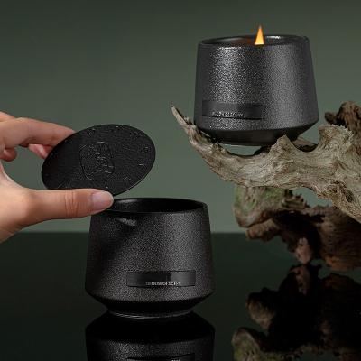 Cina Fragranze regalo in ceramica nera personalizzato candela profumata per la decorazione domestica in vendita