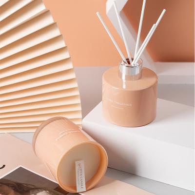China Bemerkte die Bijenwaskaars Reed Diffuser Home Fragrance Gift met Stokken 150g wordt geplaatst Te koop