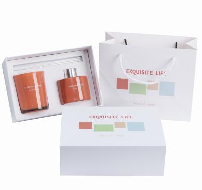 China Bemerkte die Bijenwaskaars Reed Diffuser Home Fragrance Gift met Stokken 150g wordt geplaatst Te koop