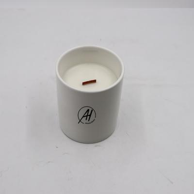 Cina La sensazione dell'aroma ha sentito la candela ceramica bianca con lo stoppino di legno in vendita