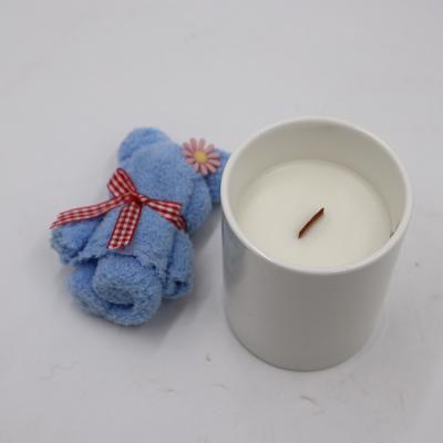 Cina La sensazione dell'aroma ha sentito la candela ceramica bianca con lo stoppino di legno in vendita