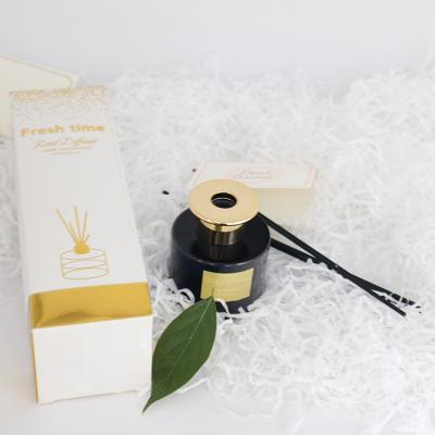 Cina Regalo di lusso della bottiglia del nero di Reed Diffuser 100ml dell'aroma messo con il coperchio dell'oro in vendita