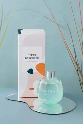 中国 注文の白い香りのリードの拡散器のギフトは200ml Cocodorの花のタケを置いた 販売のため
