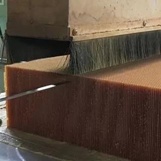 Cina Il centro di favo della carta di Aramid per il settore di aviazione con resistenza al fuoco eccellente in vendita