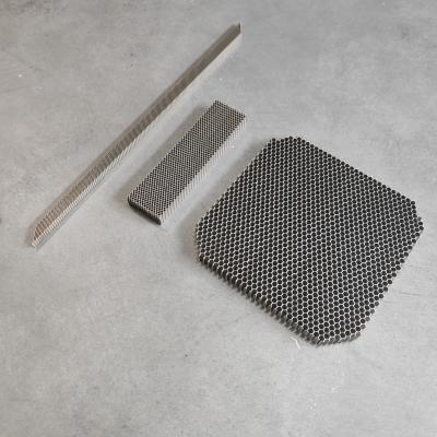 Cina Diverse dimensioni di cellule In acciaio inossidabile Corpo di fava di miele ignifugo per la gestione del flusso d'acqua nei distributori d'acqua in vendita