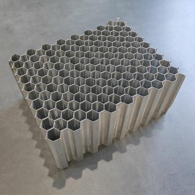 China Two Piece Adhesive Type Aluminum Honeycomb Core Used In Deformable Crash Test Barriers for sale