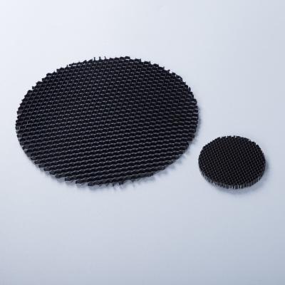 Cina Anti Glare Black Aluminum Honeycomb Louver Materiale 3003 leggero e resistente per prestazioni ottimali in vendita