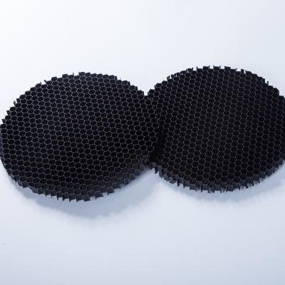 Cina Anti Glare Black Aluminum Honeycomb Louver Materiale 3003 leggero e resistente per prestazioni ottimali in vendita