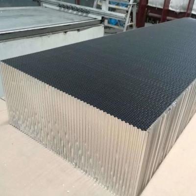 Cina Tabella di lavoro d'acciaio galvanizzata del favo 66mm 1200x2500mm in vendita