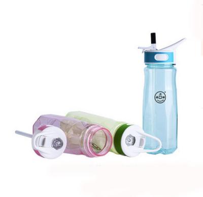 中国 Ningbo Virson Newest Plastic Bottle Water, Customized Water Bottle 販売のため