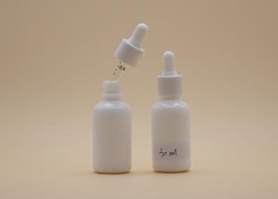 China Smooth Texture Essential Oil Dropper Bottles , Glass Bottles With Dropper Caps for sale