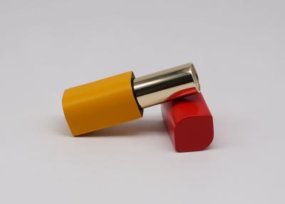 Cina Il petalo modella i tubi di alluminio magnetici rosa del balsamo di labbro 3.5g in vendita
