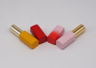 Cina Il petalo modella i tubi di alluminio magnetici rosa del balsamo di labbro 3.5g in vendita
