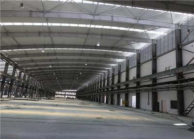 China Edificios prefabricados durables de Warehouse de la estructura de acero de hoja de metal modificados para requisitos particulares en venta