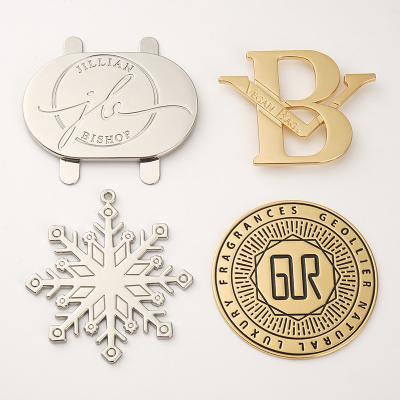 China Metal Logo Plate Engraved Metal Labels for Bags Customer's Designs and Eco-Friendly à venda