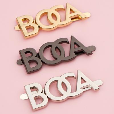 Cina Custom Letter Metal Bag Tag Logo Personalized Designer Logo for Handbags and Accessories in vendita