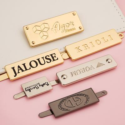 中国 Rose Gold Custom Logo Metal Label for Fashion Designer Handbags User-Friendly Design 販売のため