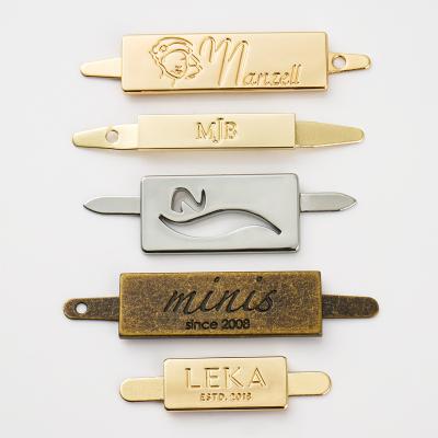 China Handbag Metal Plate Logo Design Gold Engraving Gunmetal Label Custom Tag for Clothing à venda