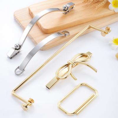 Cina Customer Logo Metal Oval Hand Bag Handle High Level Handbag Accessories in vendita