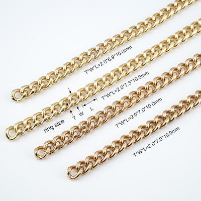 Cina Hardware Decoration Custom Gold Strap Chain Bag for Handbag Part Accessories in vendita