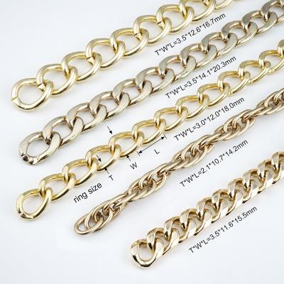 Cina User-Friendly Style Hardware Fitting Thick Heavy Handbag Chain Customized for Handbag in vendita