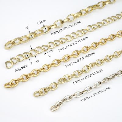 Cina Customized Handbag Hardware Decoration O Shape Golden Chain for Prevent Fade Surface in vendita