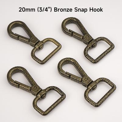 Cina 20mm Metal Lanyard Swivel Hook User-Friendly and Bronze Webbing Spring Snap Hook in vendita