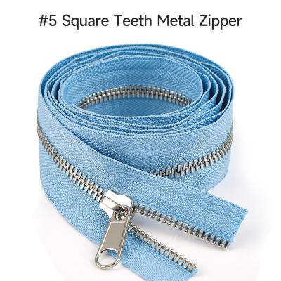中国 5 Silver Metal Teeth Zipper Roll for Exclusive Designer Wear 販売のため