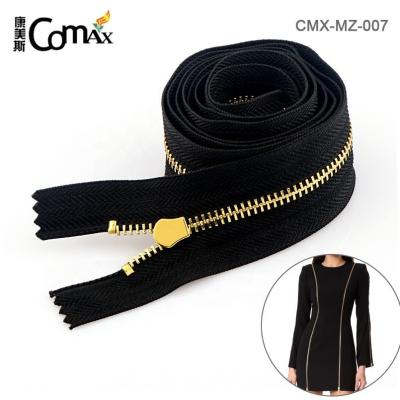 Cina Gold Teeth Black Zipper Custom Metal Zipper for Clothing in Customized Pantone Color in vendita