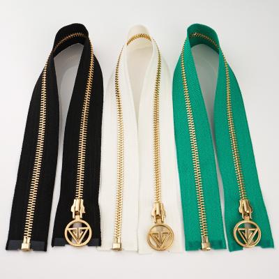 Cina Customized Metal Zippers for Hoodies Clothes Nickel Zipper Tape 3 5 8 Closed End Zips in vendita