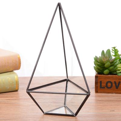 China Triangle High Diamond Shaped Geometric Glass Terrarium for Air Plant Flowerpot for sale