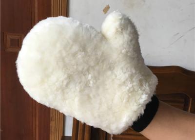 中国 クリーニングのプラスチック/金属表面のための耐久の実質の羊皮のカー ウォッシュのミット100%のウール 販売のため