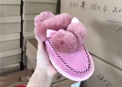 China Deslizadores de lãs dos carneiros da forma, sapatas home macias mornas internas das mulheres do inverno à venda