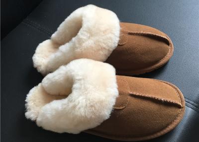 Cina Pantofole classiche della pelle di pecora della castagna delle donne di inverno delle pantofole della pelle di pecora della pelle scamosciata di Tan in vendita