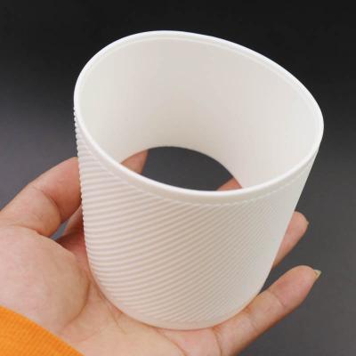 Cina Custodia per forniture in gomma siliconica antiscivolo OEM portatile per bottiglia d'acqua in vendita