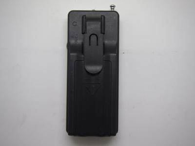 Cina Radio FM portatile alimentata a batteria 88 - 108 MHz Radio giocattolo con frequenza FM in regalo in vendita