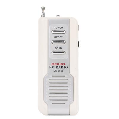 China Rádio de bolso ABS branco Mini Rádio de alto-falante com bateria seca à venda