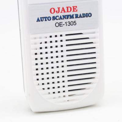 China Auto Scan FM Radio UM3*2 Bateria seca Rádio portátil alto-falante à venda