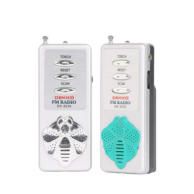 Cina 88-108 MHz Supporto Mini Pocket Radio OEM Auto Scan Radio FM Frequenza in vendita