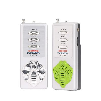 Cina 88-108 MHz Supporto Mini Pocket Radio OEM Auto Scan Radio FM Frequenza in vendita