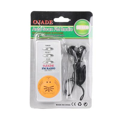 Cina UM3*2 Batteria funzionante FM altoparlante Radio Funzione di scansione automatica Ultraleggero con antenna in vendita