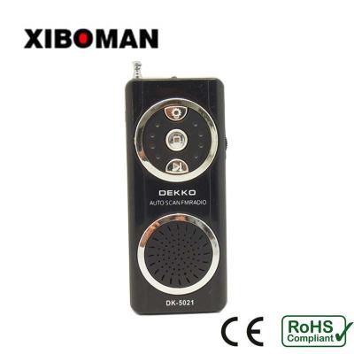 中国 UM3*2 バッテリーFM オートスキャンラジオ DK-5021 超ライト 音箱内蔵FMラジオ 販売のため